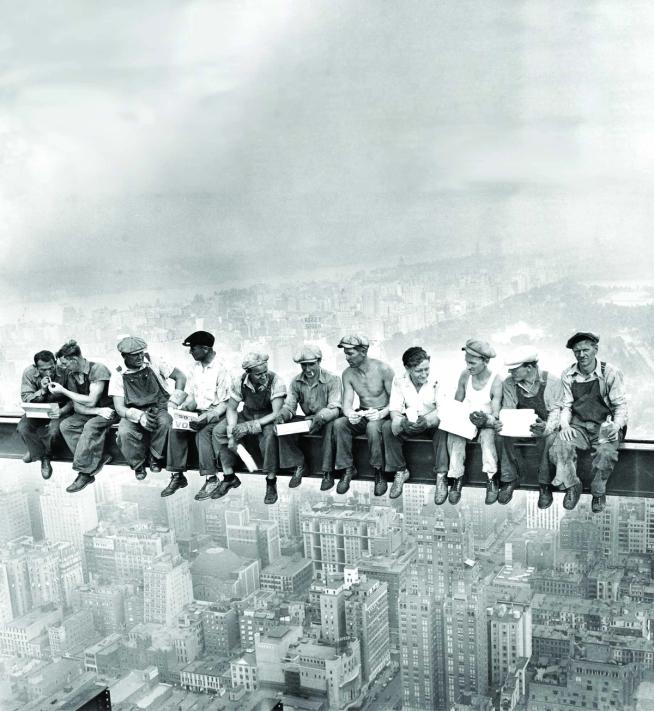 The History of the ‘Lunch Atop a Skyscraper’ Photo at Rockefeller Center