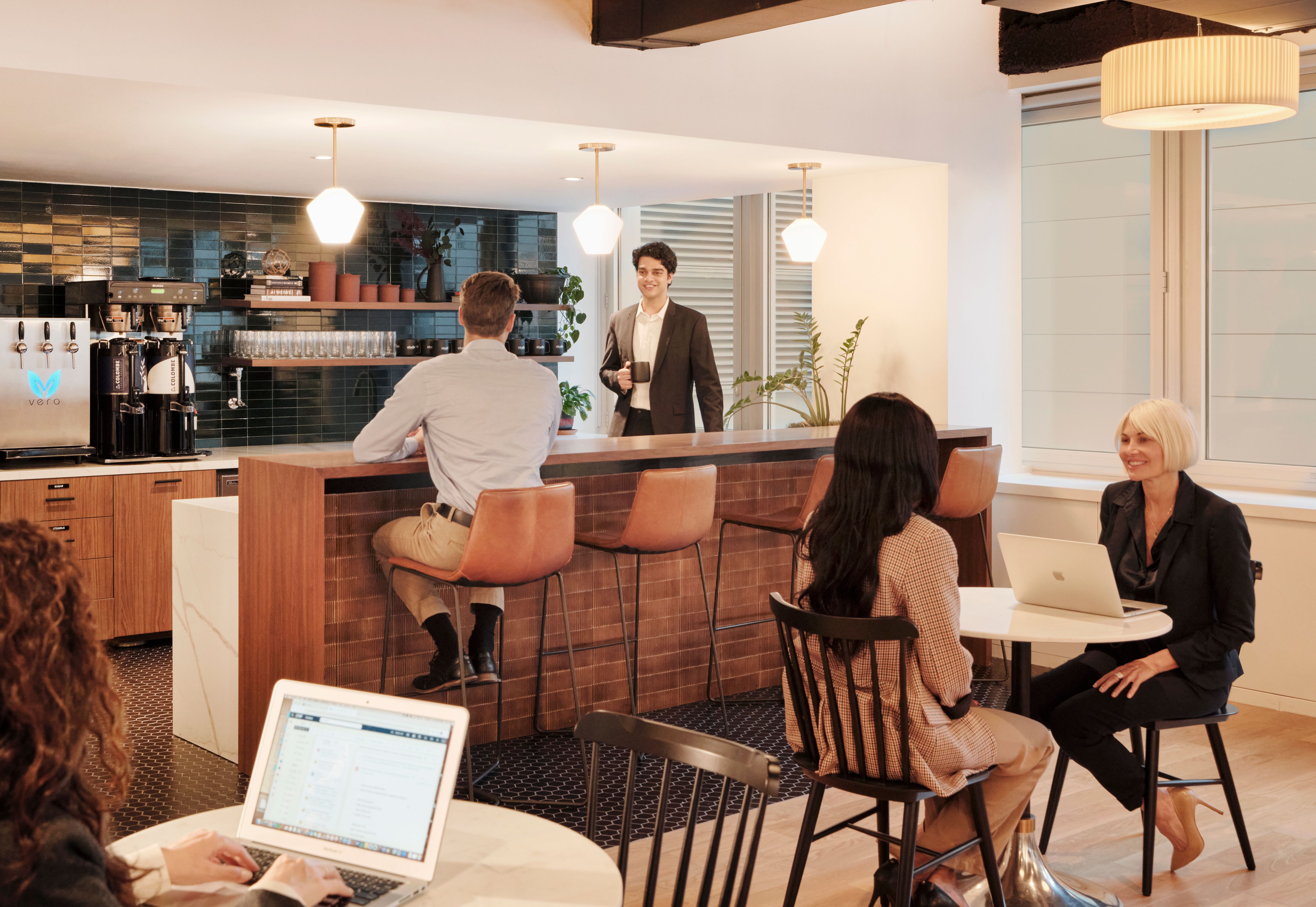 Studio at 300 Park Avenue