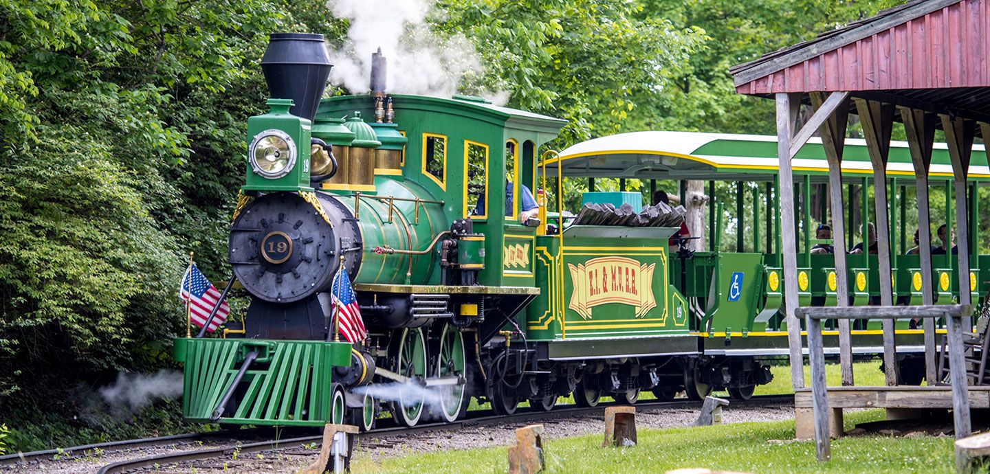 Kings Island Train K.I. & Miami Valley Railroad At Kings Island