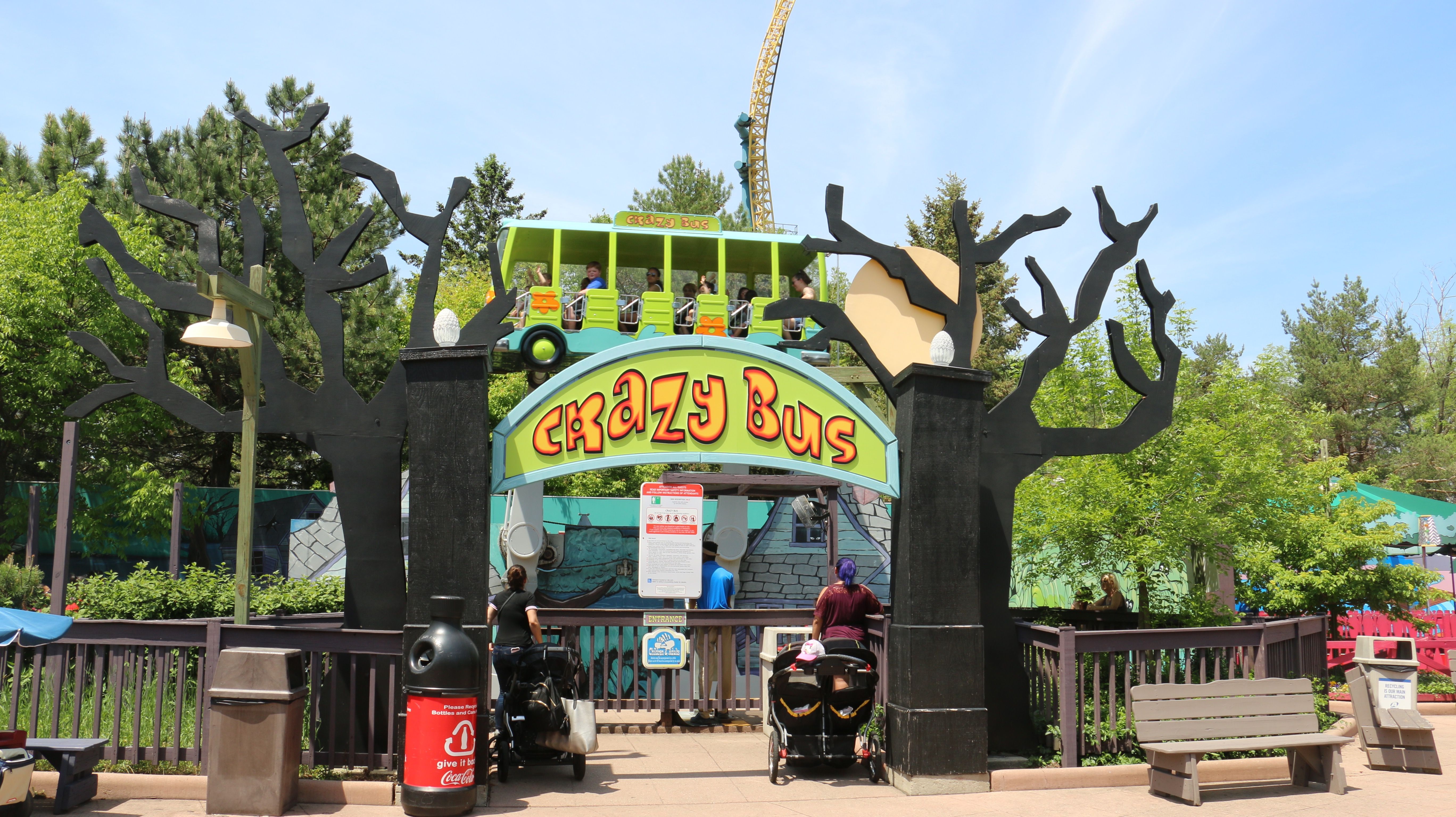 Six Flags Great America - Crazy Bus | Ride | Six Flags Great America