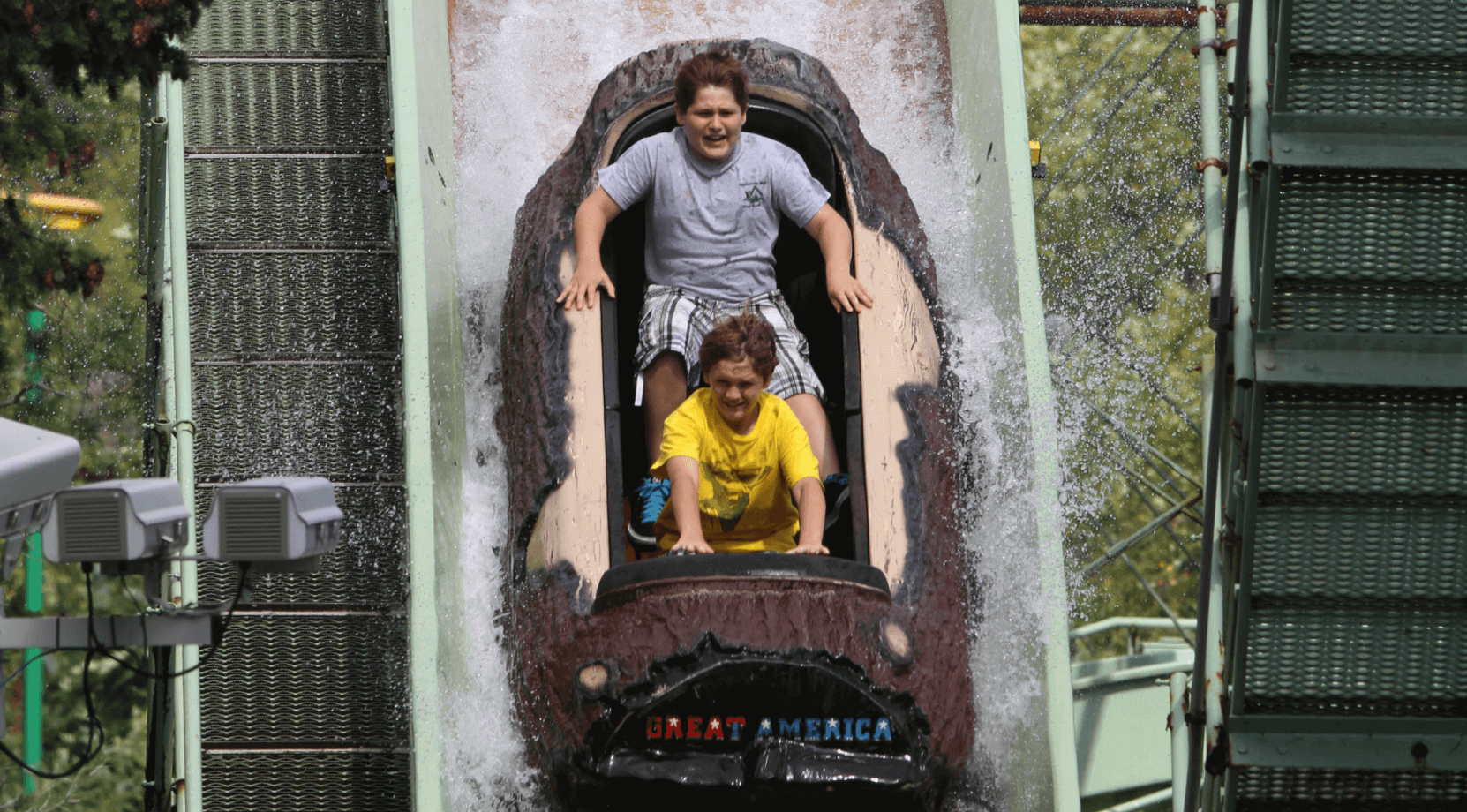 Six Flags Great America - Logger's Run | Ride | Six Flags Great America