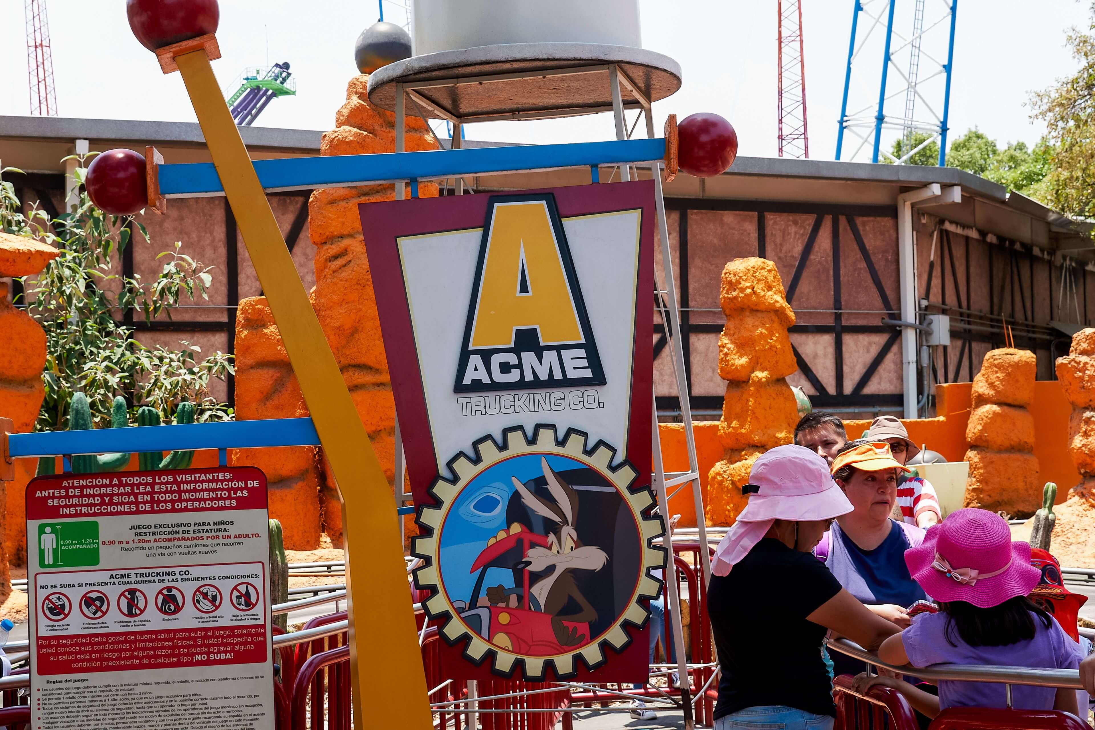 Six Flags México - Acme Trucking Company | Ride | Six Flags Mexico