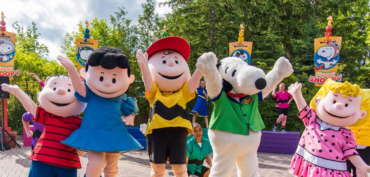 PEANUTS Block Party | Party with the PEANUTS Gang | Dorney Park | Show ...