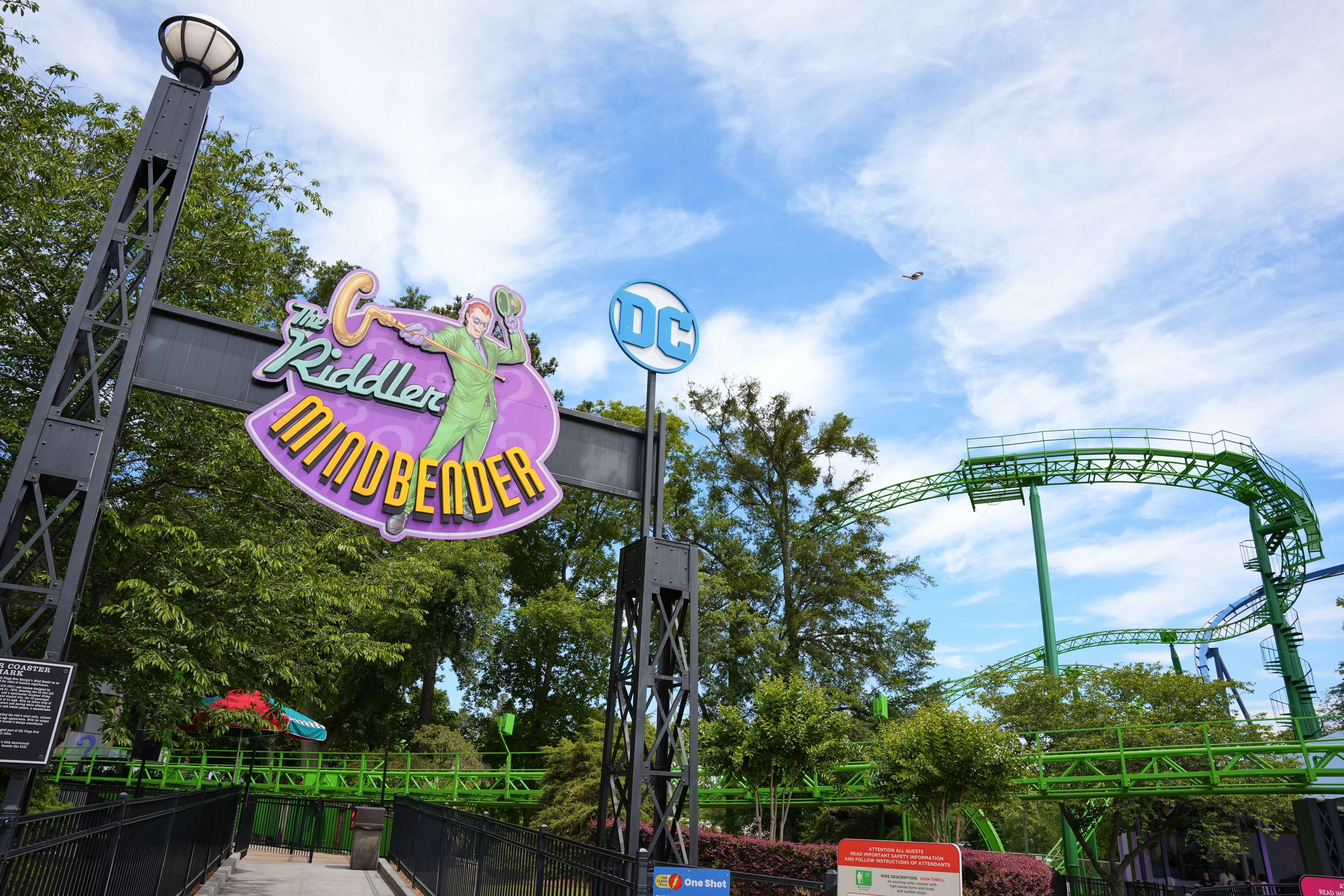 Six Flags Over Georgia - THE RIDDLER Mindbender | Ride | Six Flags Over ...