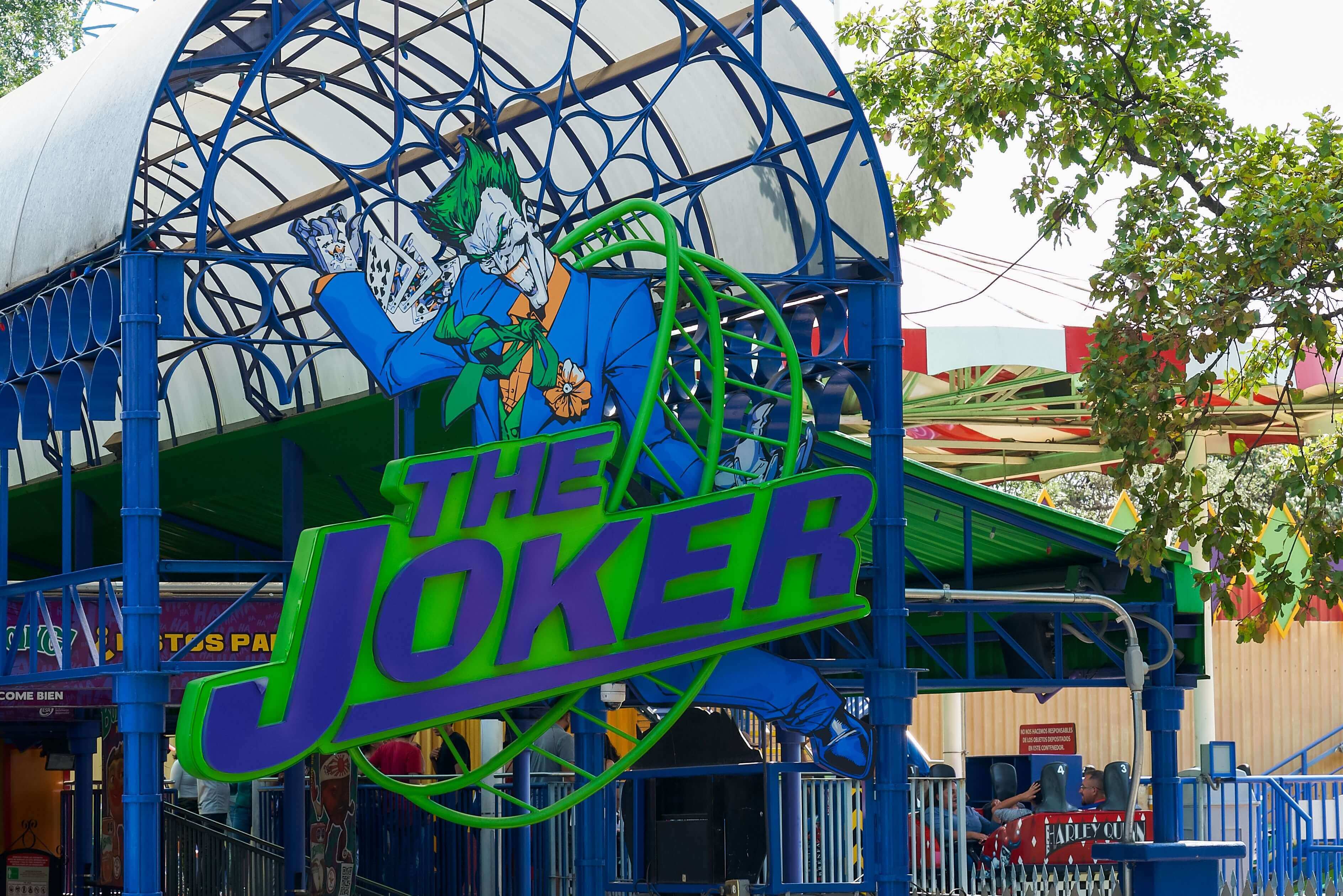 Six Flags México - The Joker | Ride | Six Flags Mexico