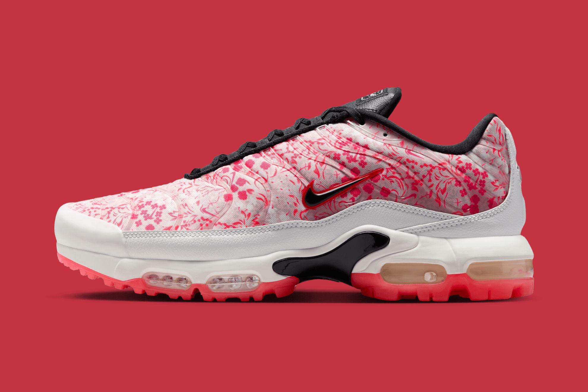 Nike’s Latest Golf Collection Looks to the Iconic Augusta Azaleas For ...