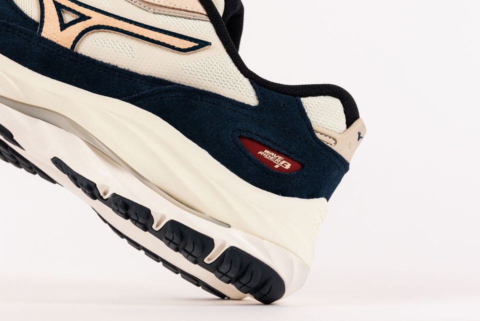 Mizuno Make a Splash with the Wave Rider β - Sneaker Freaker