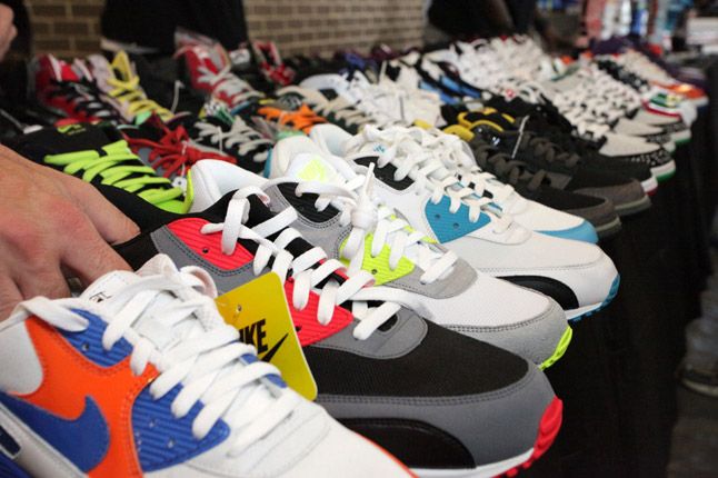 Sneaker Con Dc Wrap - Sneaker Freaker