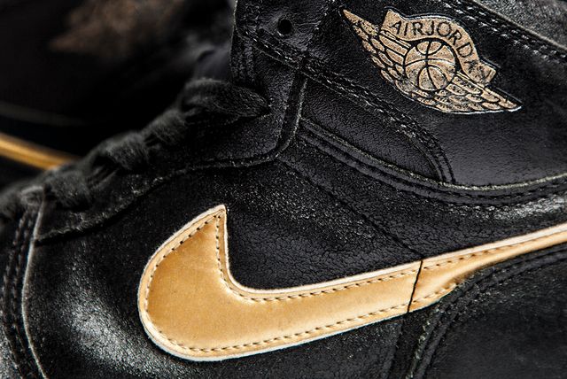 The Holiest of Grails: The Mythical 'Friends and Family' Jordan 1 from ...