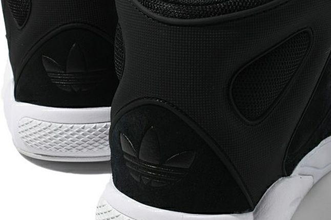 adidas Roundhouse Mid - Releases