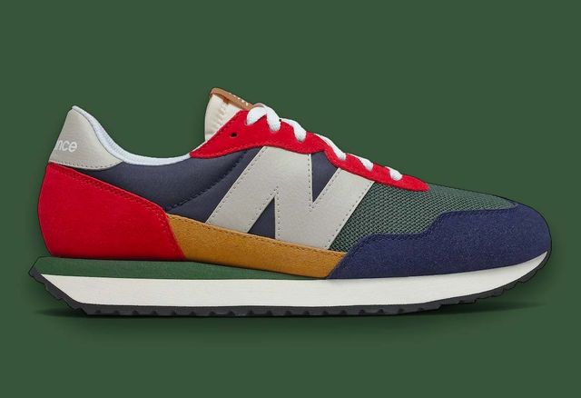 NB327 - Sneaker Freaker