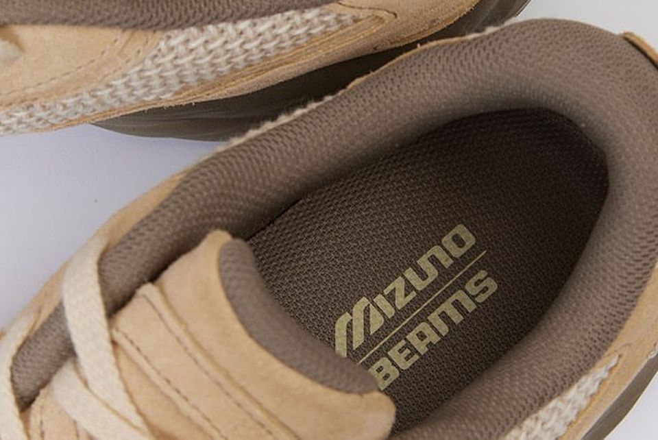 BEAMS Point the Mizuno Wave Rider β Towards the Desert - Sneaker Freaker