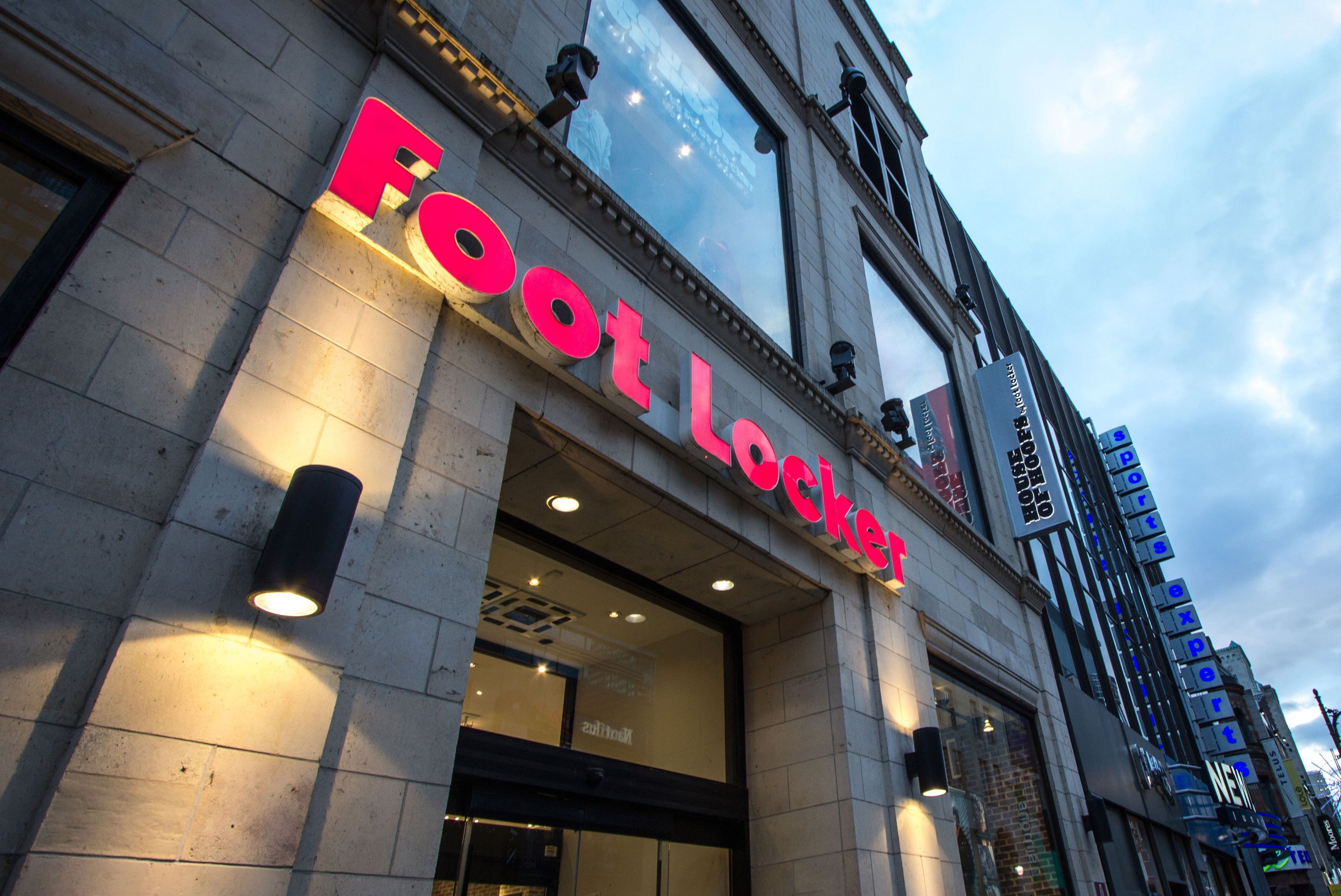 Foot Locker - Sneaker Freaker