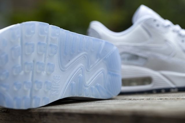 Nike Wmns White Ice Pack - Sneaker Freaker