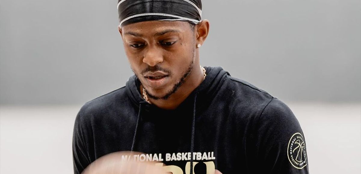 Up Close with De'Aaron Fox's First Signature Model: The Curry Fox 1 ...