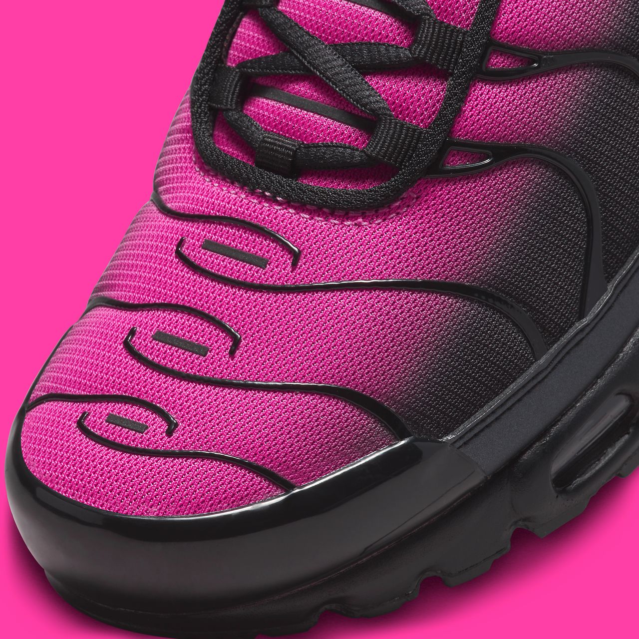 This Gradient Nike Air Max Plus ‘Black/Pink’ Channels the ‘Fire Berry ...