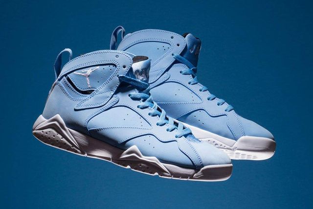 Air Jordan 7 (University Blue) - Sneaker Freaker