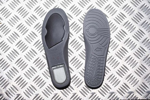 Nike Dunk versus Nike SB Dunk: Breaking Down the Differences - Sneaker ...