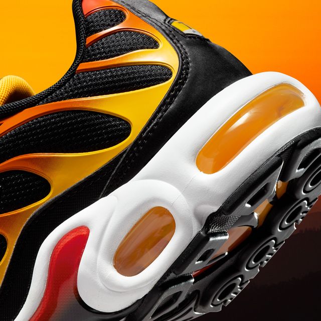 The Nike Tuned ‘Reverse Sunset’ Looks Ready to Rise - Sneaker Freaker