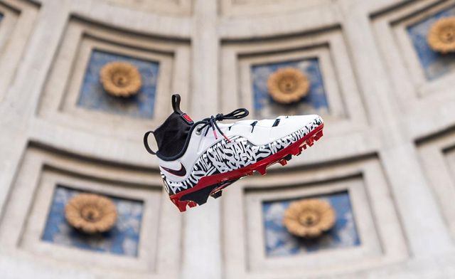 Ohio State Gets Blessed with a Nike LeBron 4 'Graffiti' PE Cleat ...