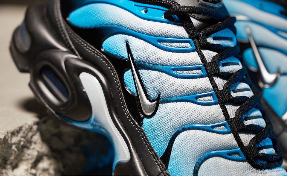 The Cosmic Nike Tuned ‘Nep-Tuned’ is Orbiting Foot Locker - Sneaker Freaker