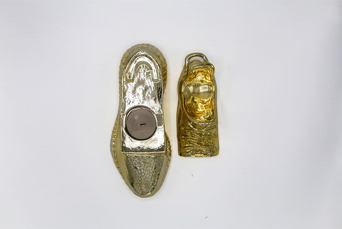Take a Look at This Gold Yeezy Sculpture - Releases
