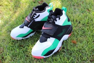 Nike Air Diamond Turf (Gamma Green) - Sneaker Freaker