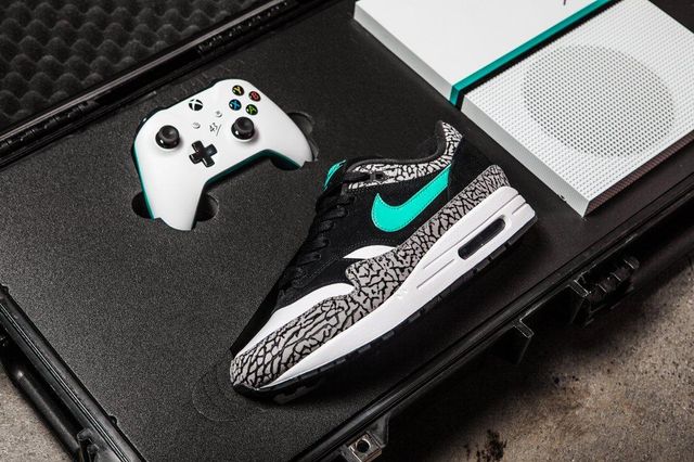 Unboxing The Mega-Limited atmos X Nike Air Max 1 'elephant' Xbox One S ...