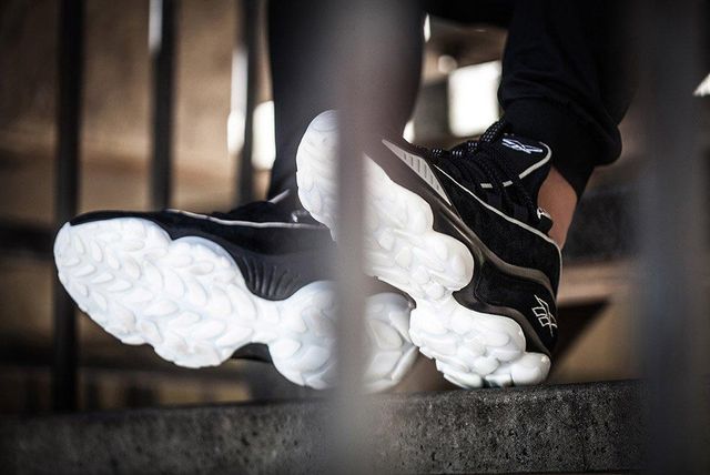 Reebok's DMX Run 10 Arrives In Two New Colourways - Sneaker Freaker