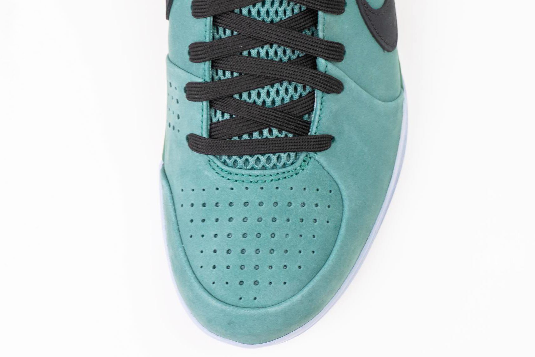 The New Nike Kobe 4 Is an Ode to Kobe Bryant and His Daughters ...