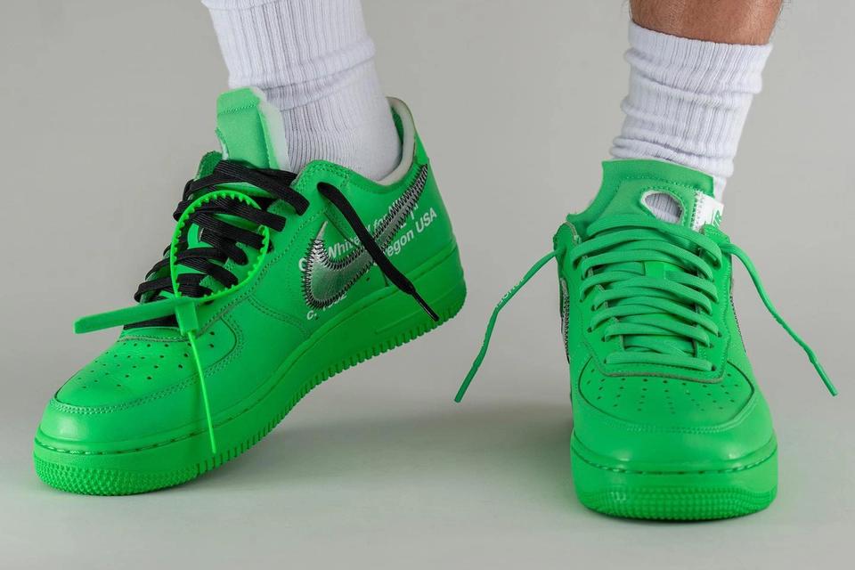 On-Foot Look at the Off-White x Nike Air Force 1 'Light Green Spark ...