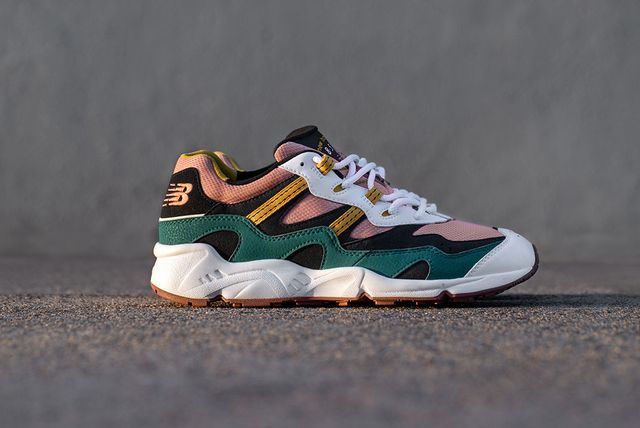 NB850 - Sneaker Freaker