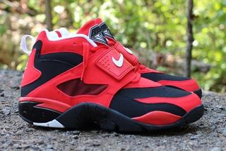 Air Diamond Turf - Sneaker Freaker