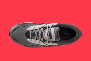 Study De Stijl in the Graphpaper x Mizuno Wave Rider β - Sneaker Freaker