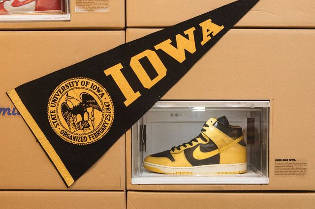 Limited Edition Spotlights Nike's OG Dunks via DUNK EDT. Exhibition ...