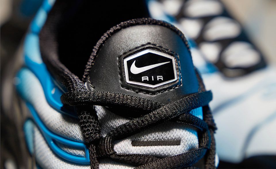 The Cosmic Nike Tuned ‘Nep-Tuned’ is Orbiting Foot Locker - Sneaker Freaker