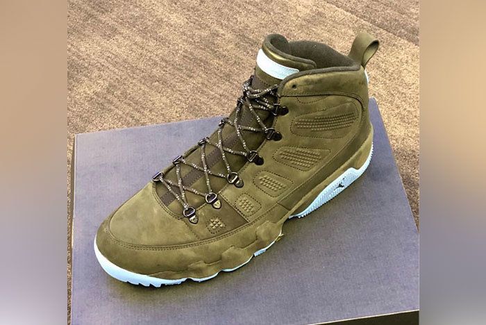 First Look: Air Jordan 9 Boot 'UNC' PE - Releases