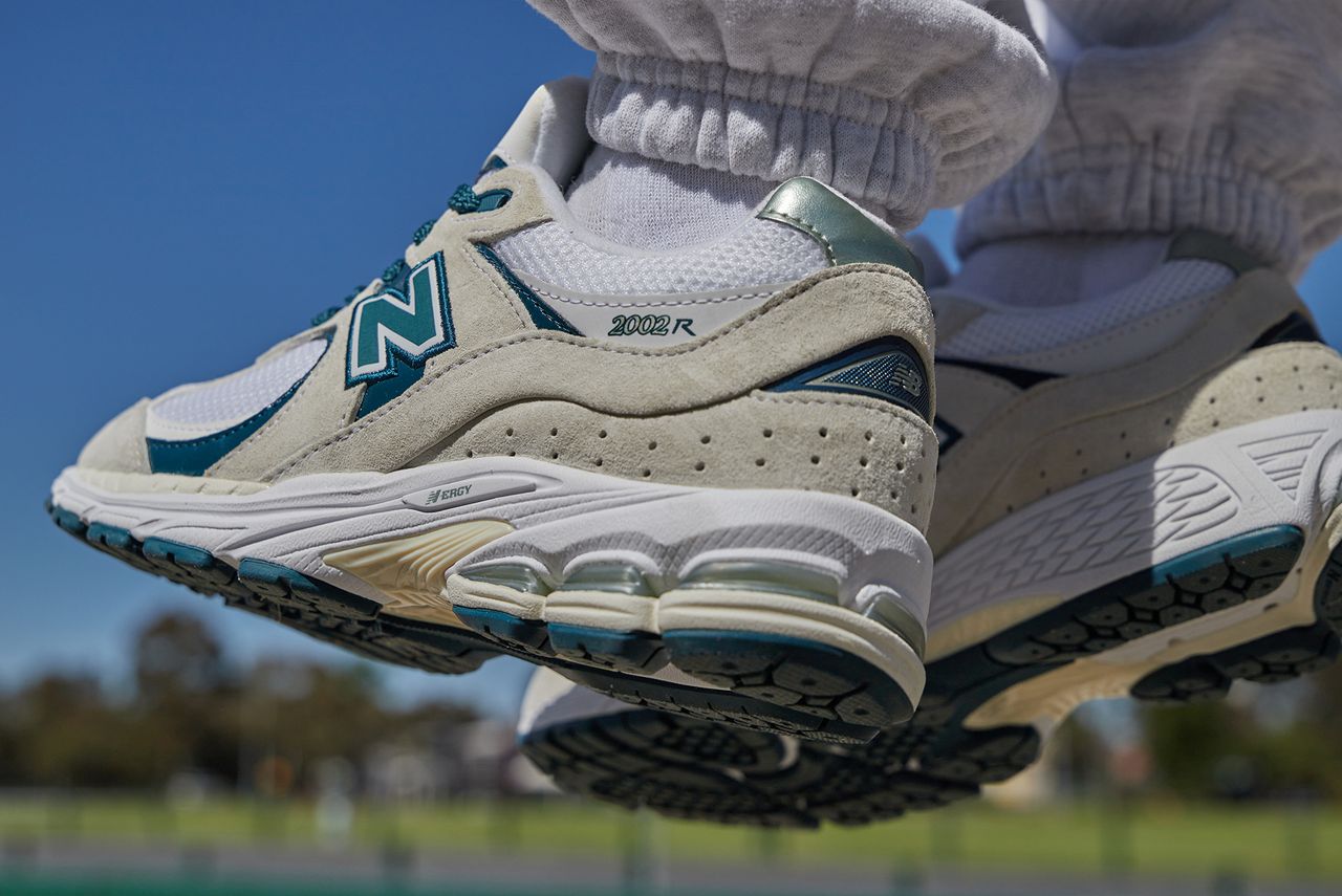Teal Accents the Foot Locker-Exclusive New Balance Women's Collection ...