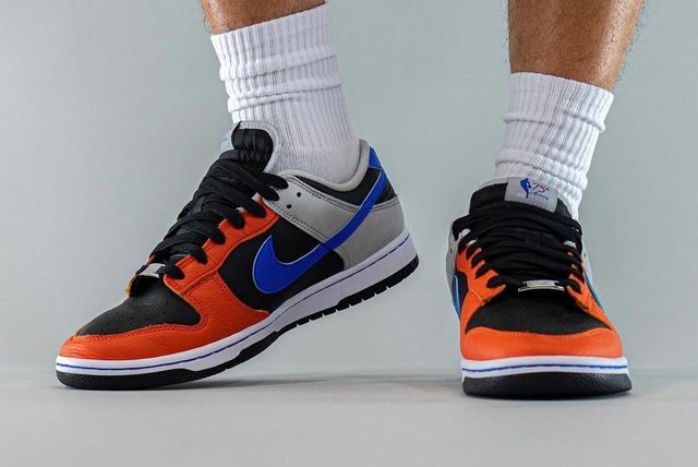 On-Foot: The Knicks-Themed NBA x Nike Dunk Low - Sneaker Freaker