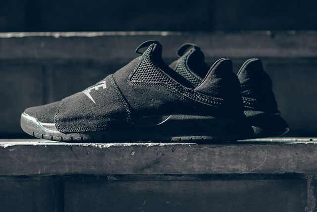 Nike Benassi SLP (Triple Black) - Sneaker Freaker