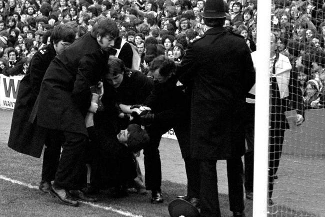 Sneakers that Defined Football Hooligans - Features