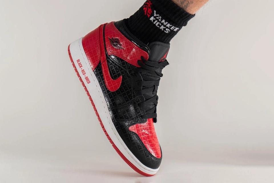 On-Foot Look At the Air Jordan 1 Mid 'Bred' - Sneaker Freaker