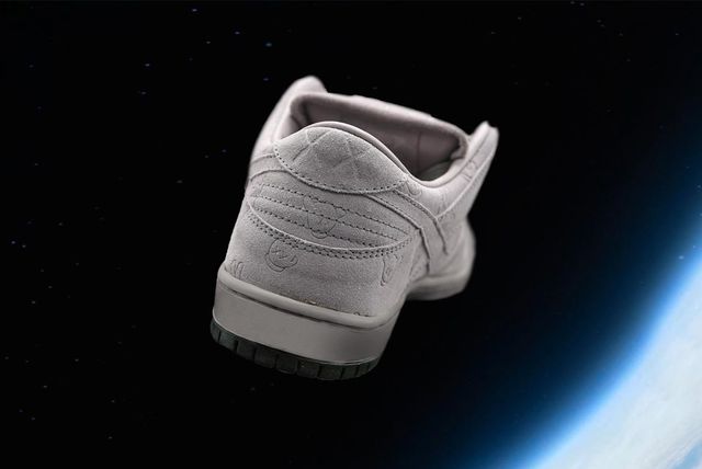 The KAWS x Air Jordan 4 Gets Reimagined as a Nike SB Dunk Low - Sneaker ...