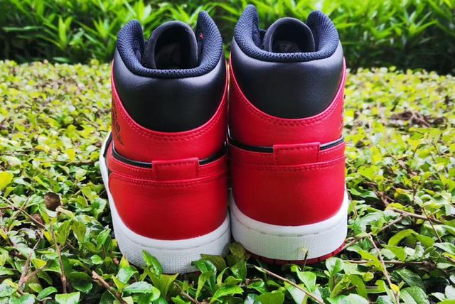 First Look: Air Jordan Mid 'Bred' Brings a Classic Vibe - Sneaker Freaker