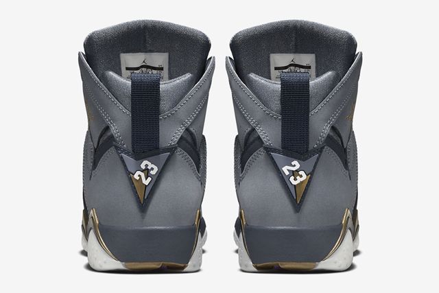 Air Jordan 7 (Blue Dust) - Releases