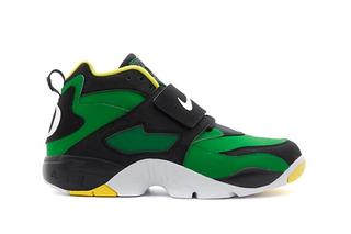 Nike Air Diamond Turf (Oregon Ducks) - Sneaker Freaker