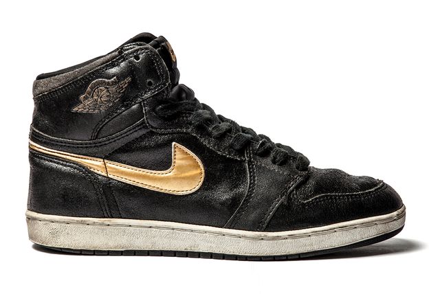 The Holiest of Grails: The Mythical 'Friends and Family' Jordan 1 from ...