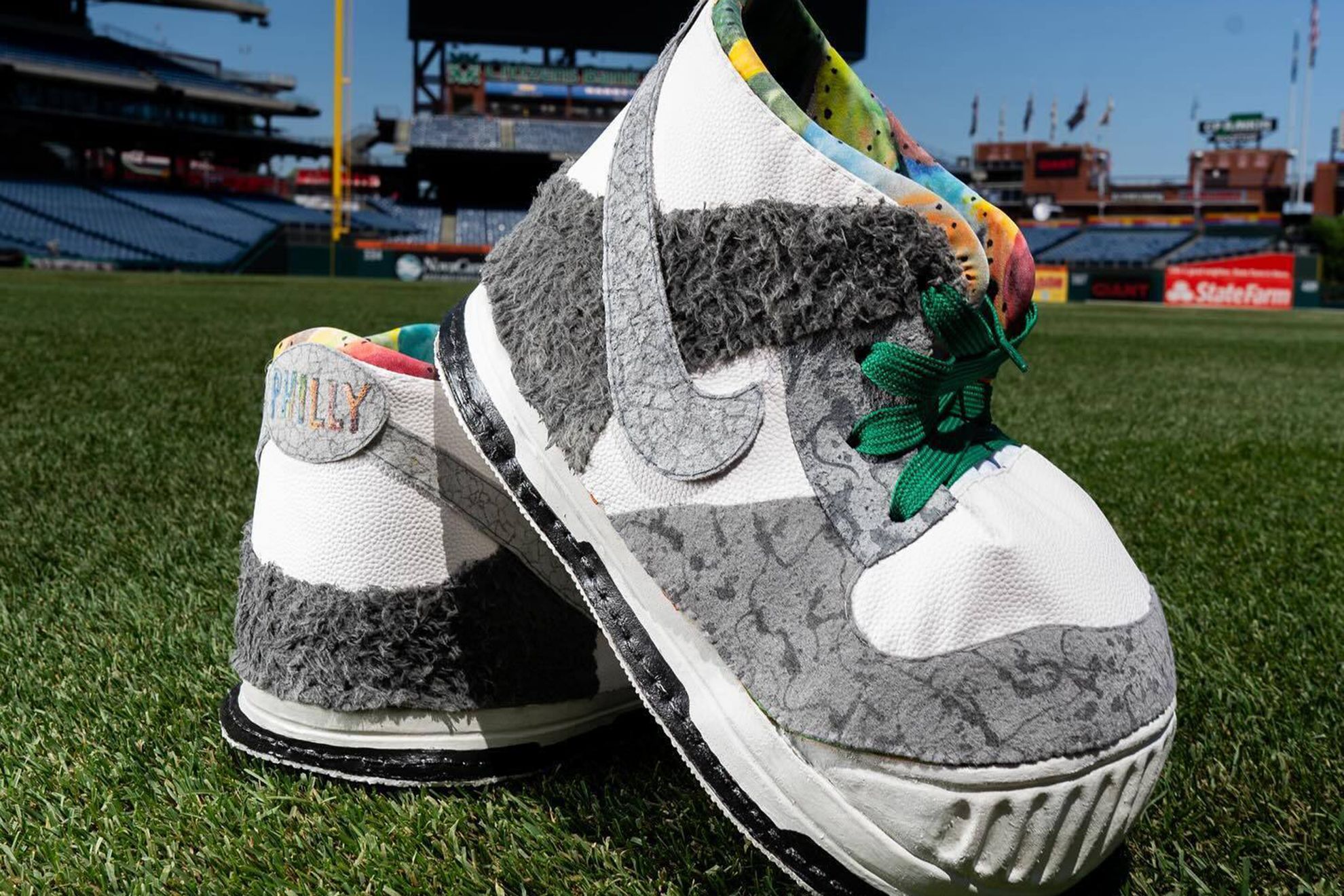Nike Link with Philadelphia Phillies for Dunk Low 'Philly' - Releases