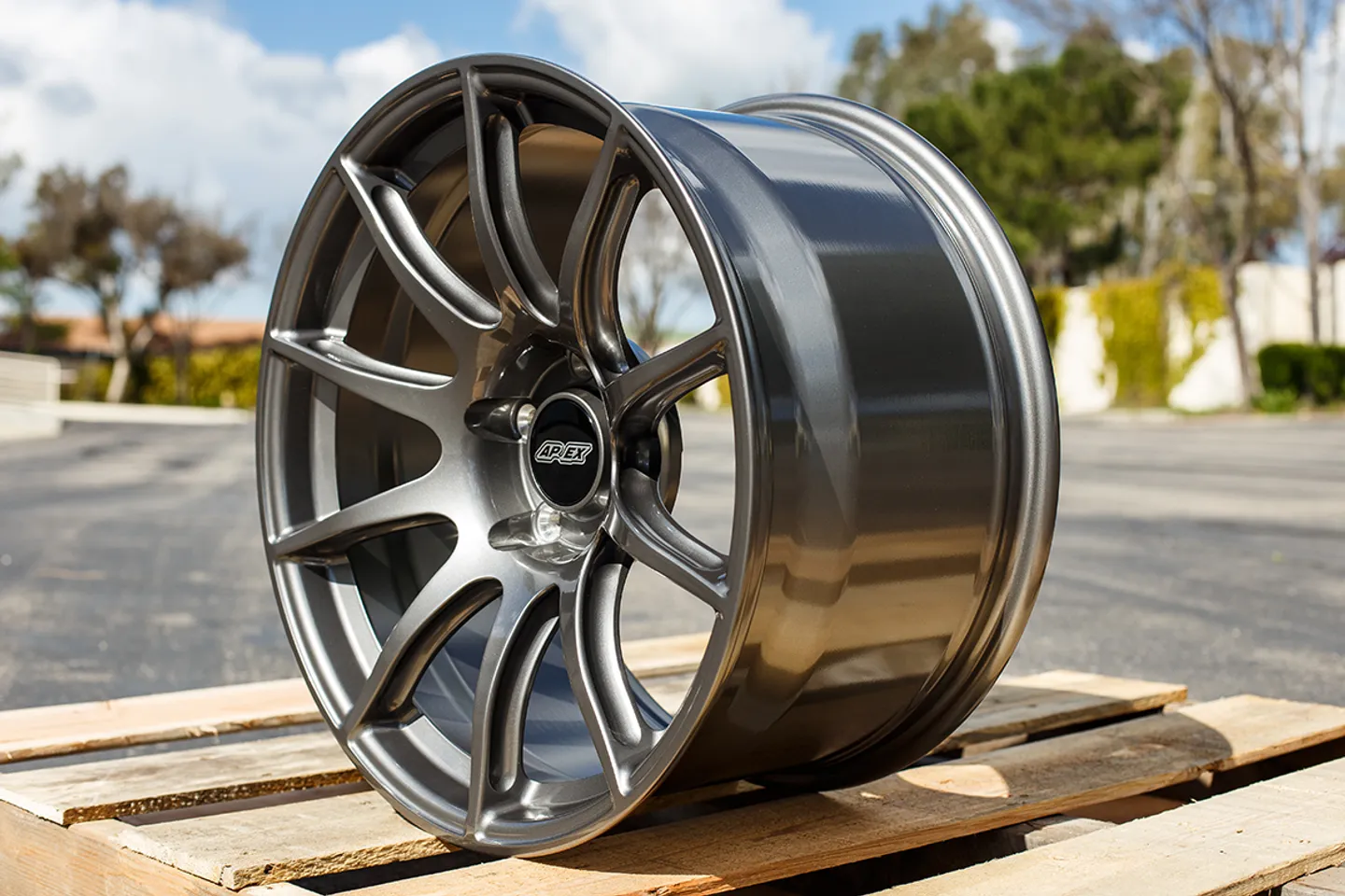 Firsthand Look at the SM-10 Wheel