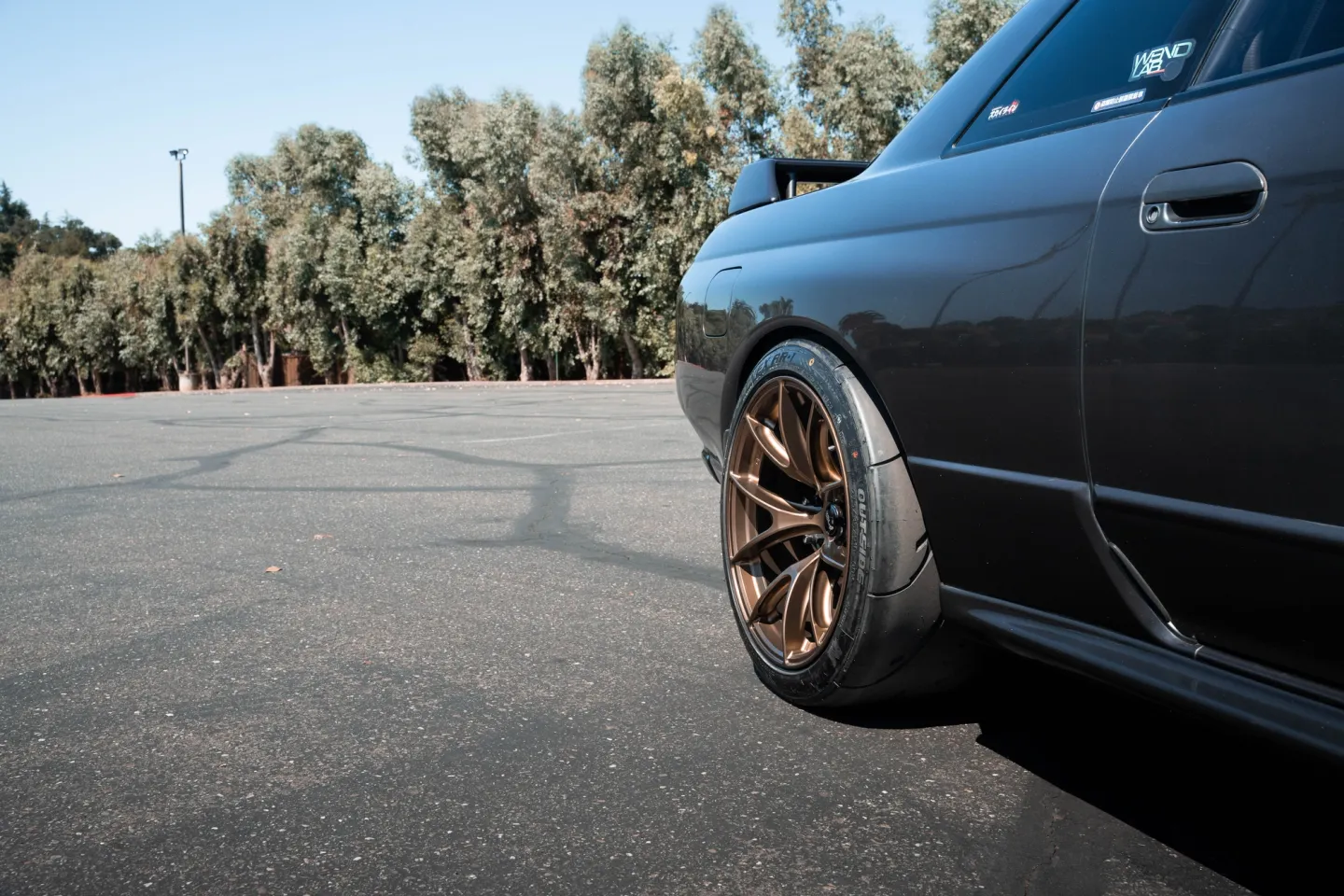 Nissan R32 GT-R with 18" VS-5RS Wheels in Satin Bronze